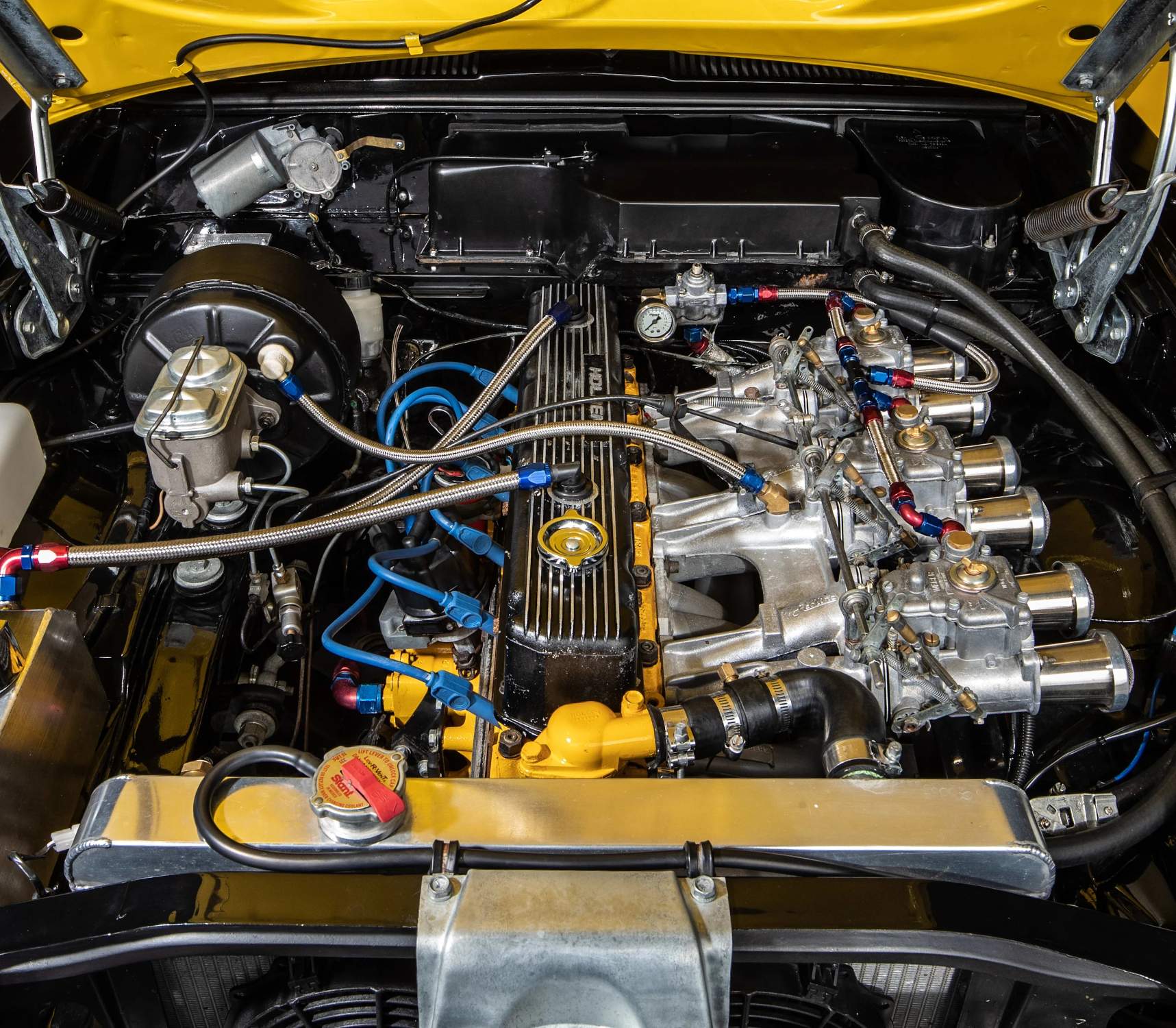 Solve Torana XU3 Engine Bay with Tripple carbs_01 jigsaw puzzle online ...