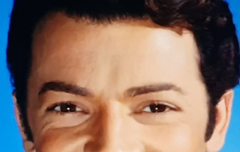 Solve GUESS WHO... jigsaw puzzle online with 24 pieces