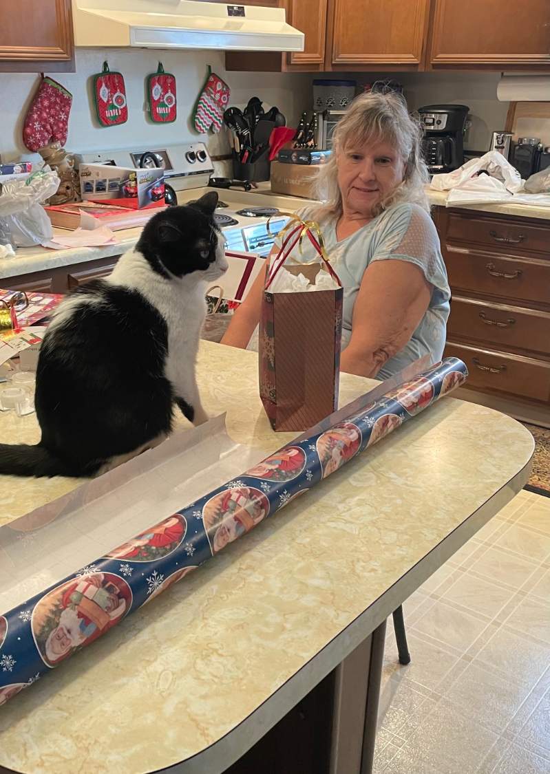 Solve Judy and Lizzie getting Christmas bags ready. jigsaw puzzle ...