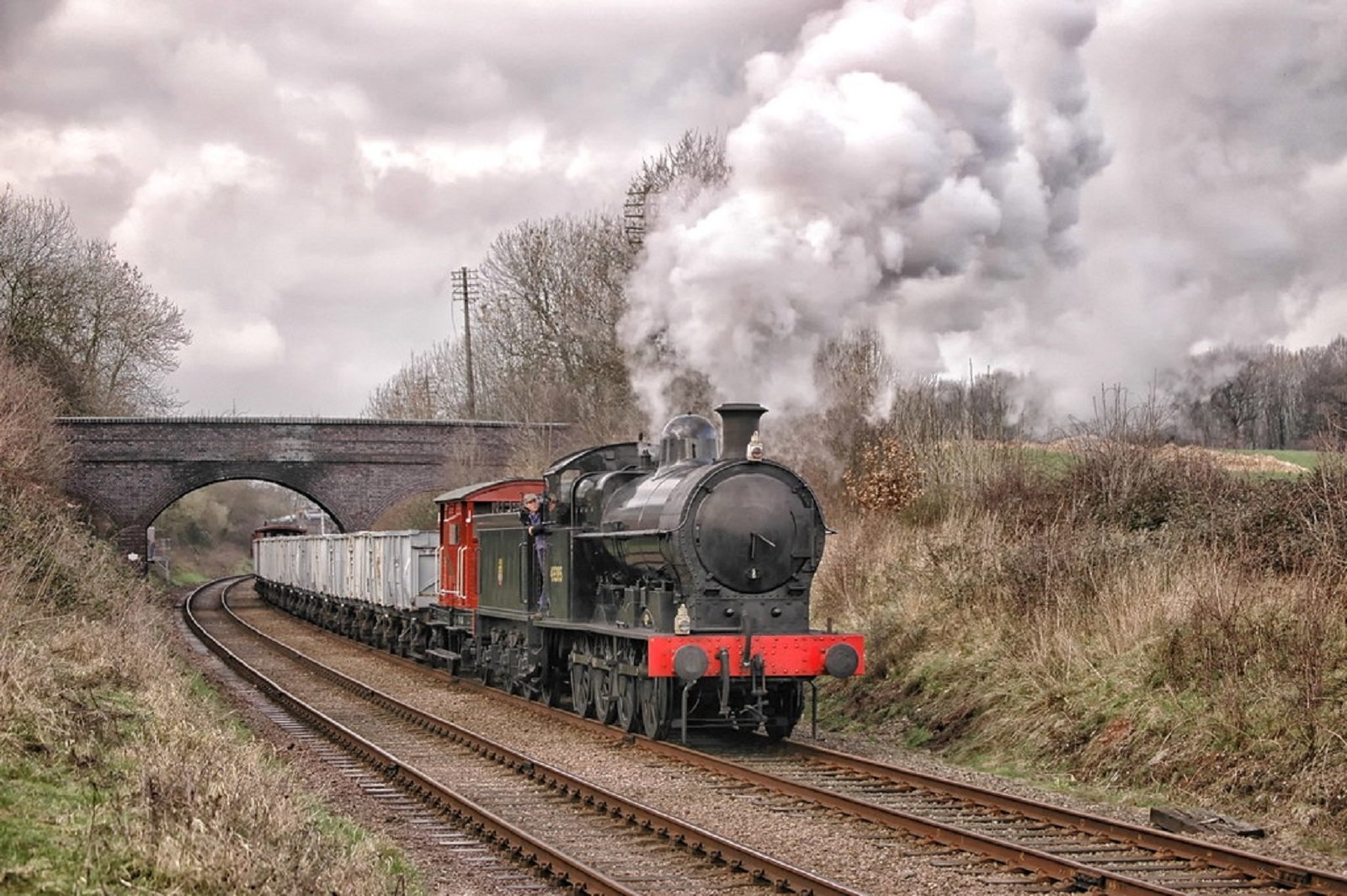 Jigsaw Puzzle | 54 pieces | ex LNWR G2 Class 0-8-0 49395 passes Rabbits ...