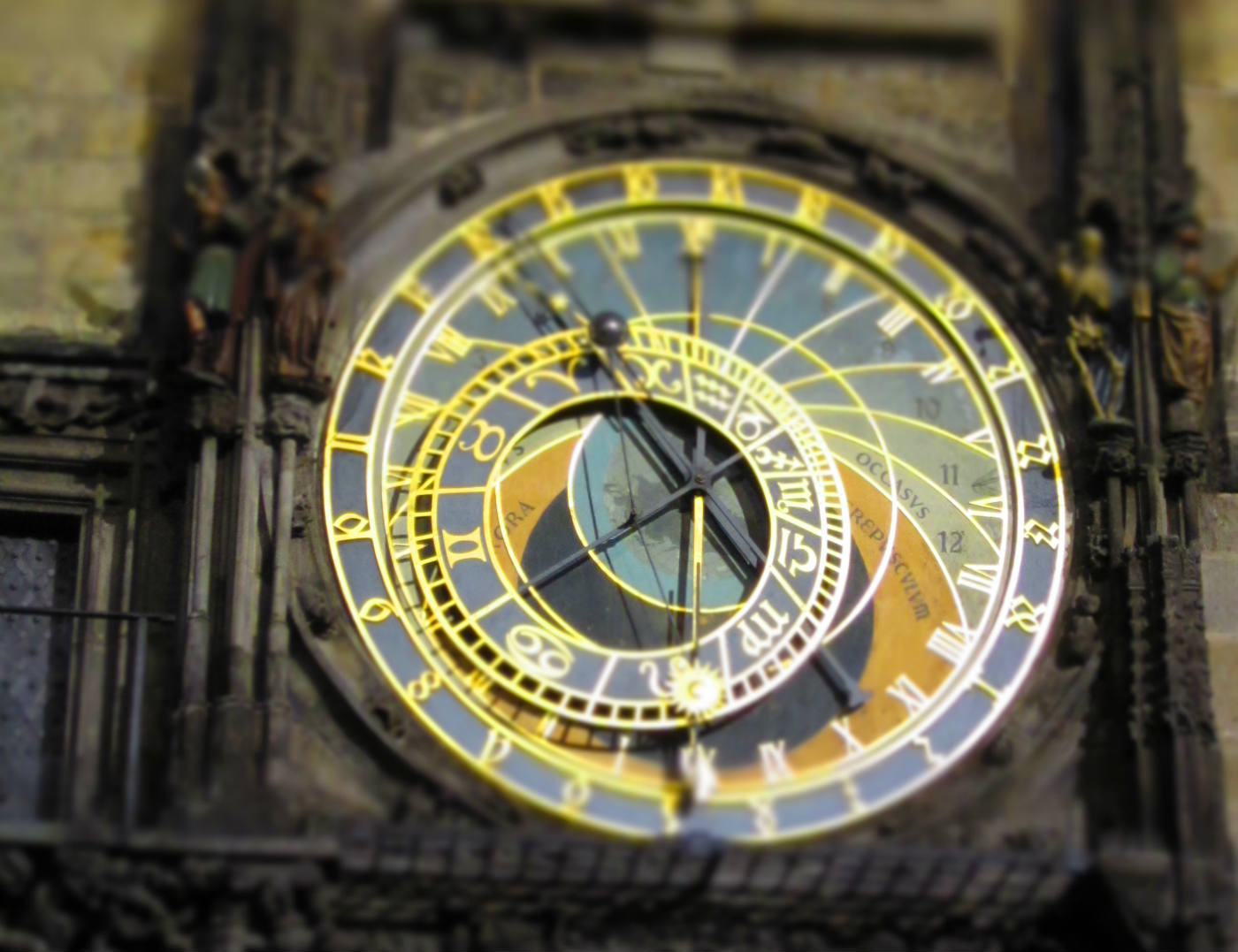 Solve astronimical clock in Prague Old Town Square jigsaw puzzle online ...