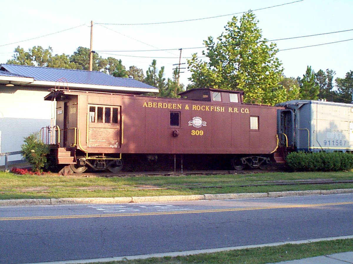 Solve Aberdeen & Rockfish large caboose (0329) jigsaw puzzle online ...