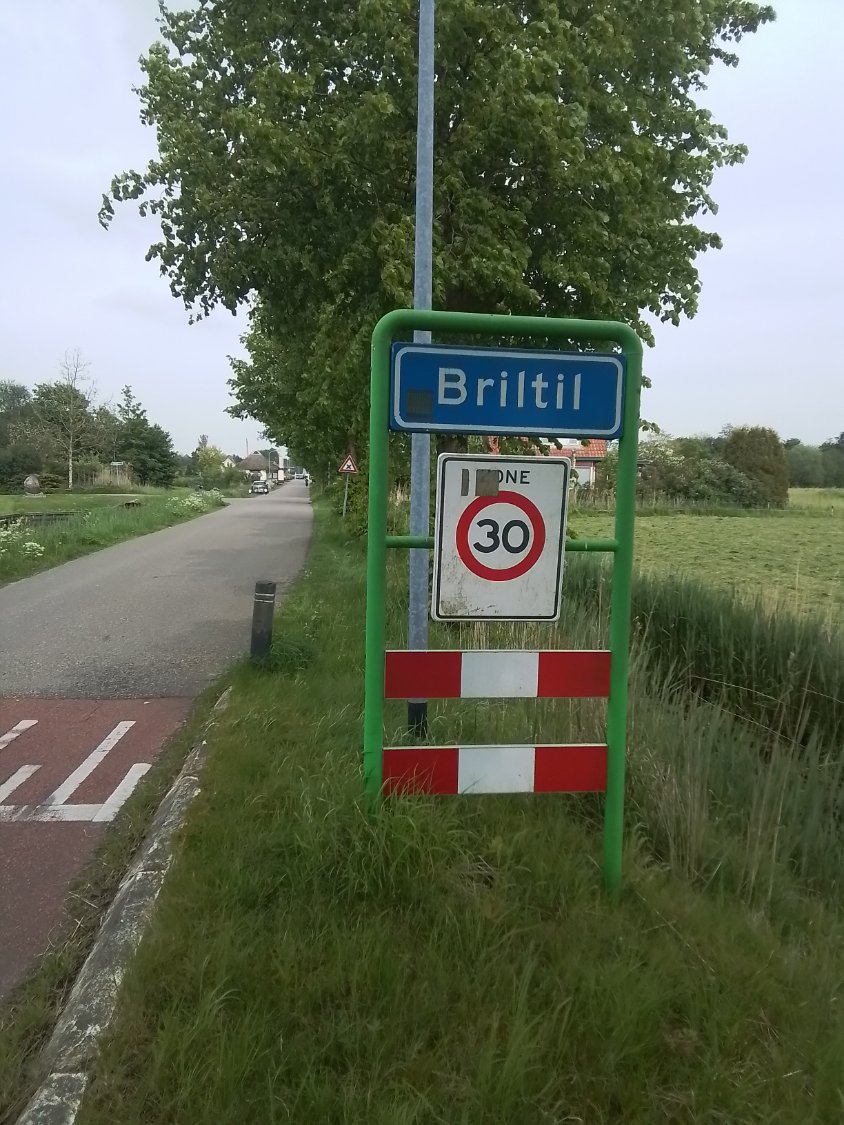 Solve Briltil Groningen Netherlands jigsaw puzzle online with 12 pieces