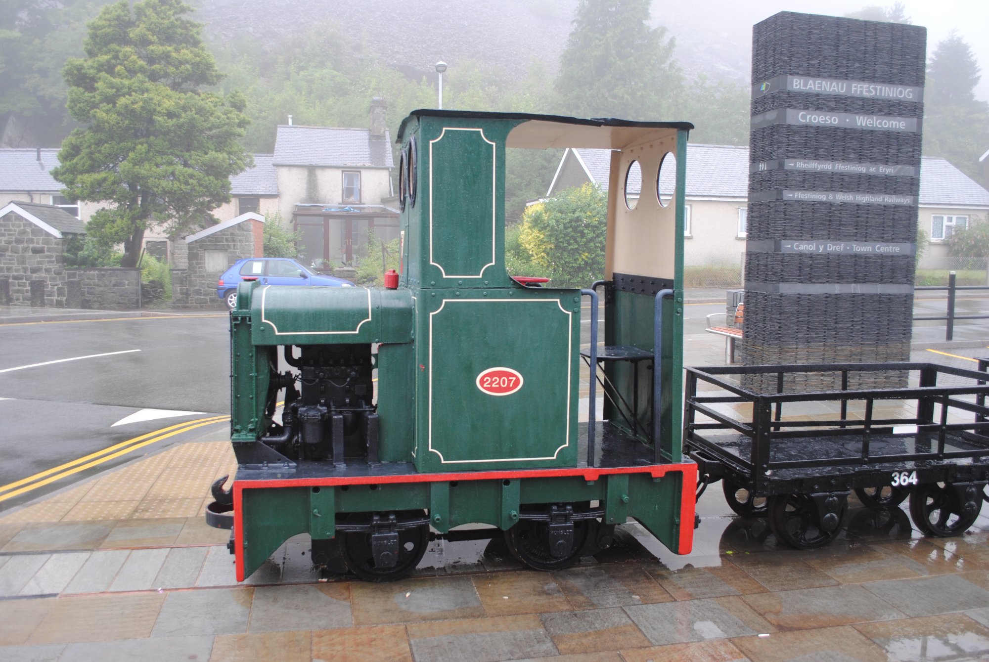 Solve Hunslet diesel in Welsh liquid sunshine jigsaw puzzle online with ...