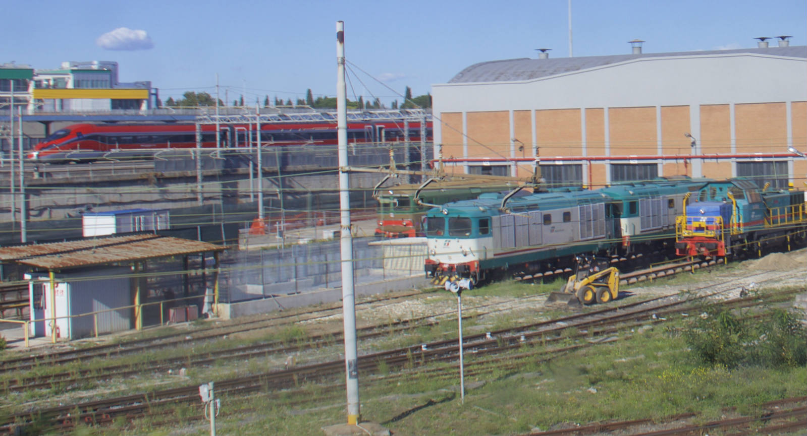 Solve Full-size train layout jigsaw puzzle online with 364 pieces