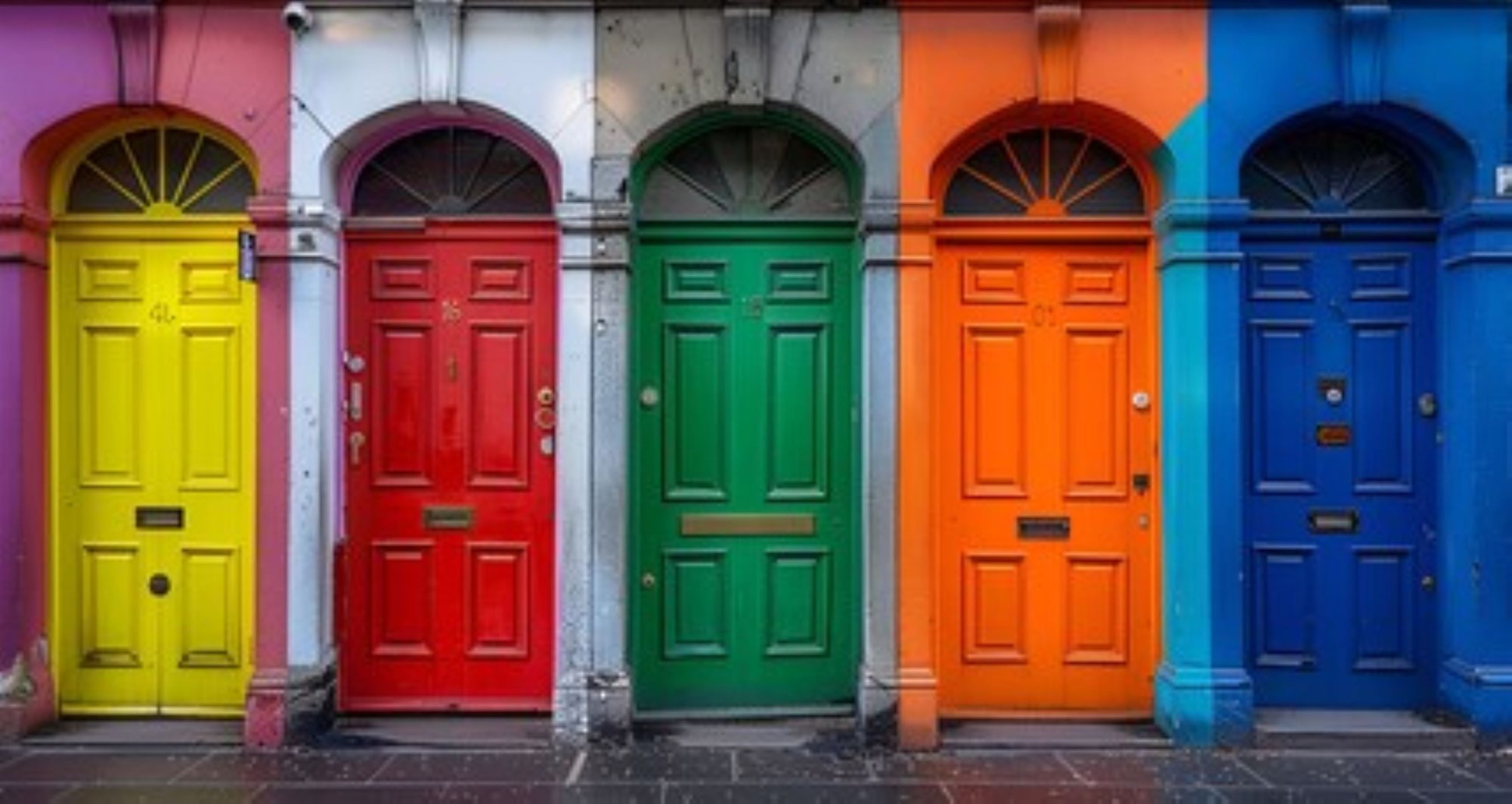 Solve Doors jigsaw puzzle online with 299 pieces