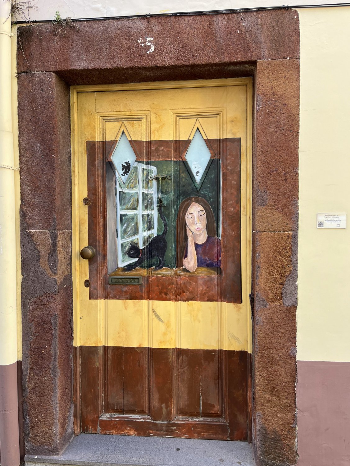 Solve Door jigsaw puzzle online with 88 pieces