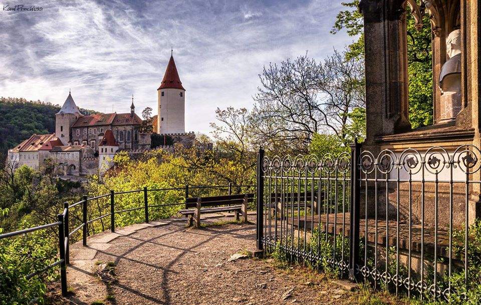 Solve Pomník Karla Egona II Fürstenberka s vyhlídkou na hrad Křivoklát ...