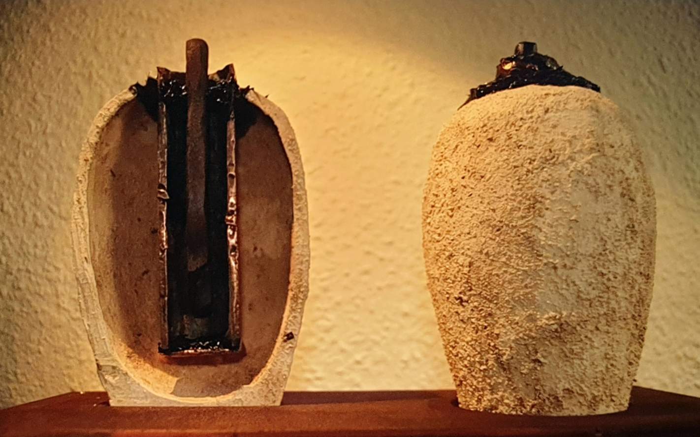 Solve THE BAGHDAD BATTERY jigsaw puzzle online with 28 pieces