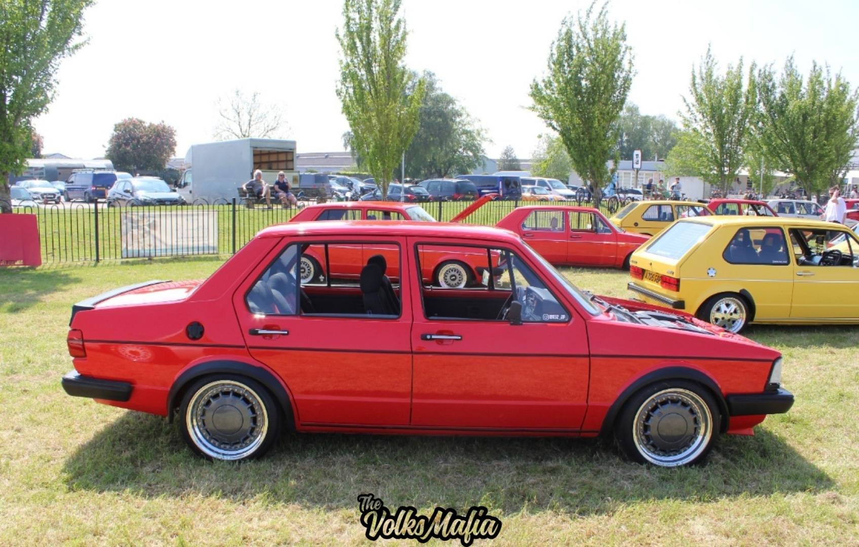 Solve VW - Jetta R32 jigsaw puzzle online with 198 pieces