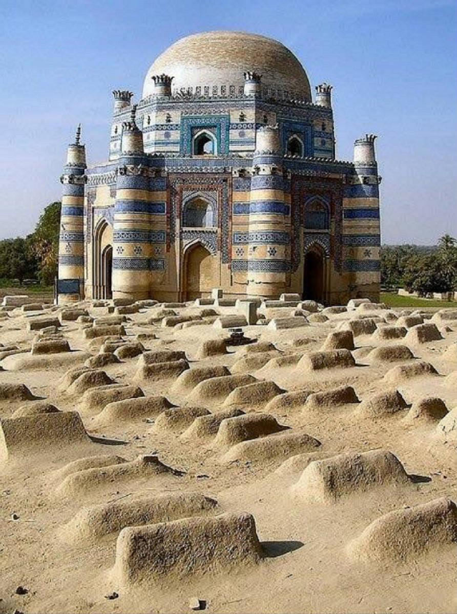 Solve Shah Rukan Alam tomb and graveyard , Multan ,Pakistan jigsaw ...