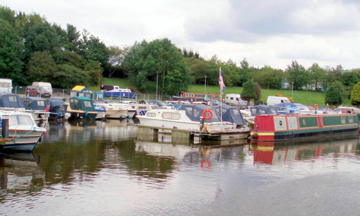 Solve Adlington Marina, Leeds-Liverpool Canal jigsaw puzzle online with ...