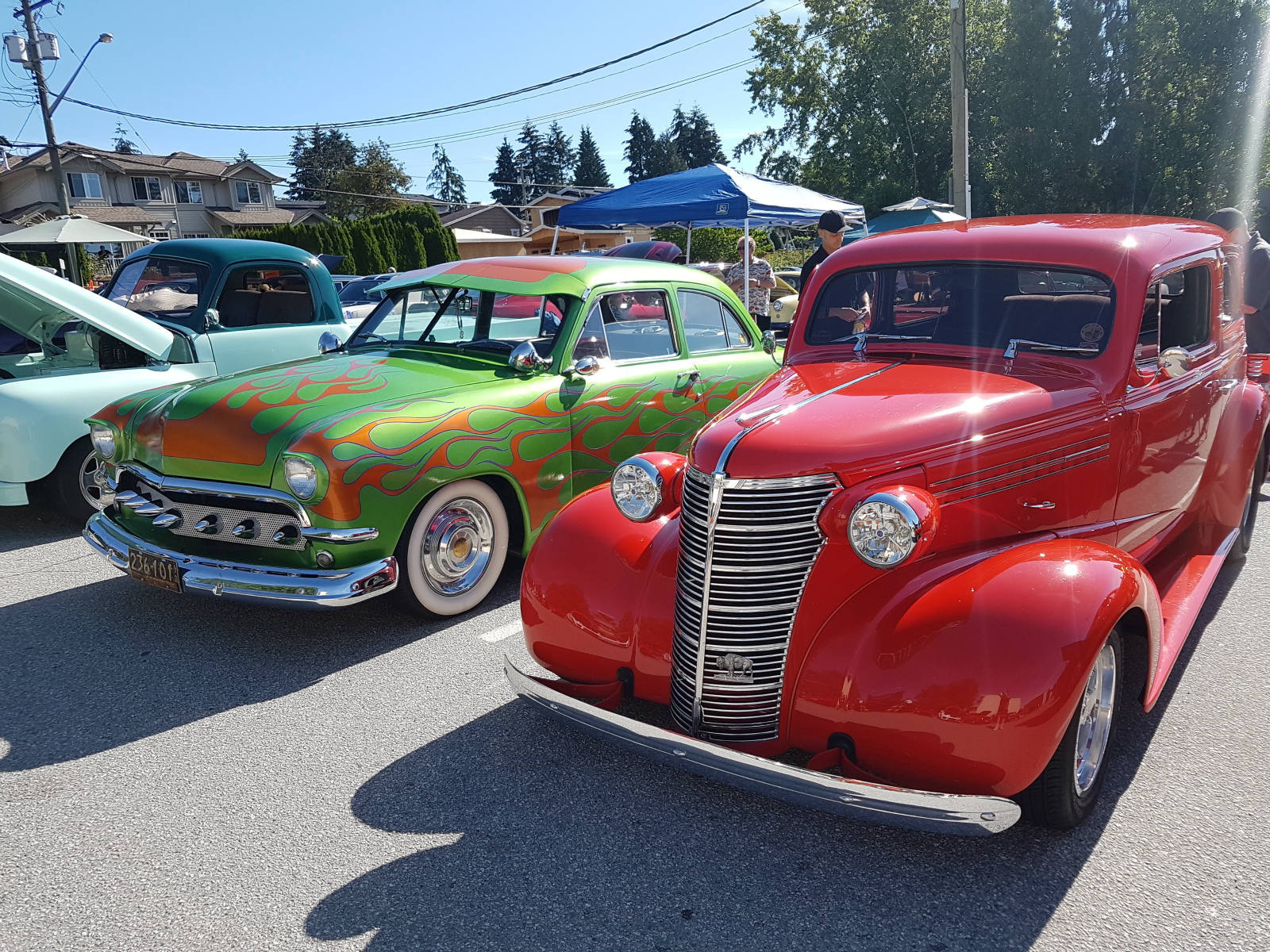 Solve Car Show jigsaw puzzle online with 300 pieces