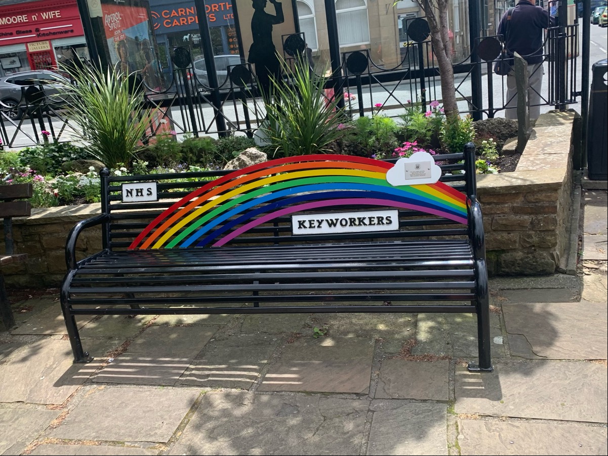 Solve Rainbow Bench jigsaw puzzle online with 80 pieces