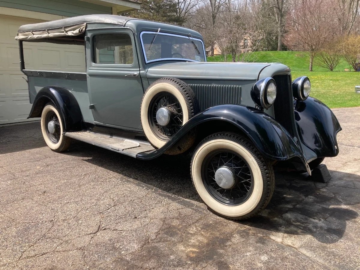 Solve 1934 Dodge Canopy Express 12 ton jigsaw puzzle online with 80 pieces