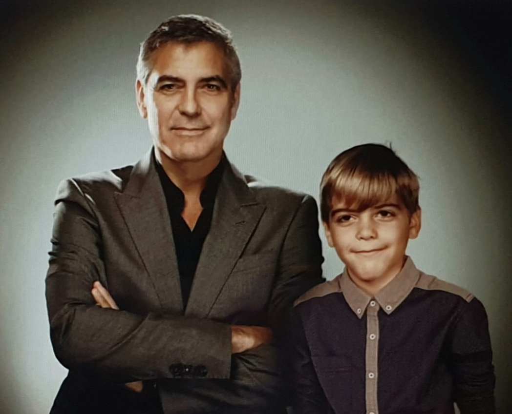 Solve GEORGE CLOONEY AND HIS YOUNGER SELF jigsaw puzzle online with 30 ...