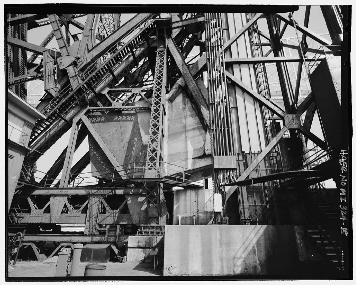 Solve Bascule Bridge Span Counterweight Detail - Soo Locks ...
