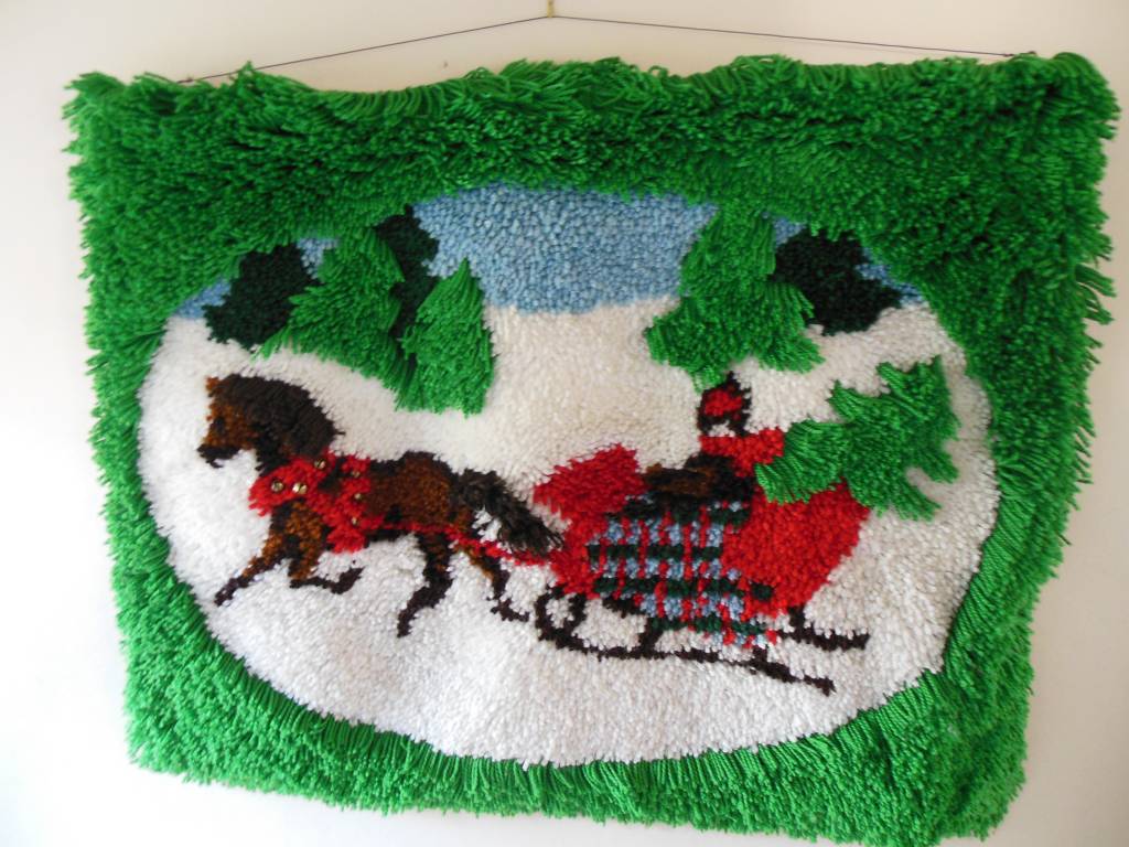 Solve Bringing home the tree - latch hook jigsaw puzzle online with 35 ...