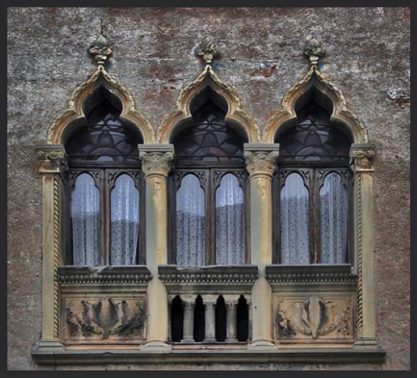 Solve Fabulous Three Gothic Windows jigsaw puzzle online with 90 pieces