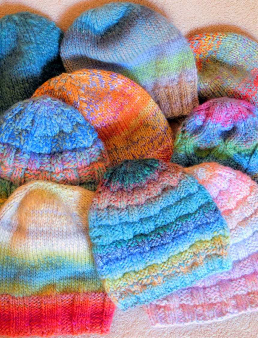 Solve Many Hats jigsaw puzzle online with 35 pieces