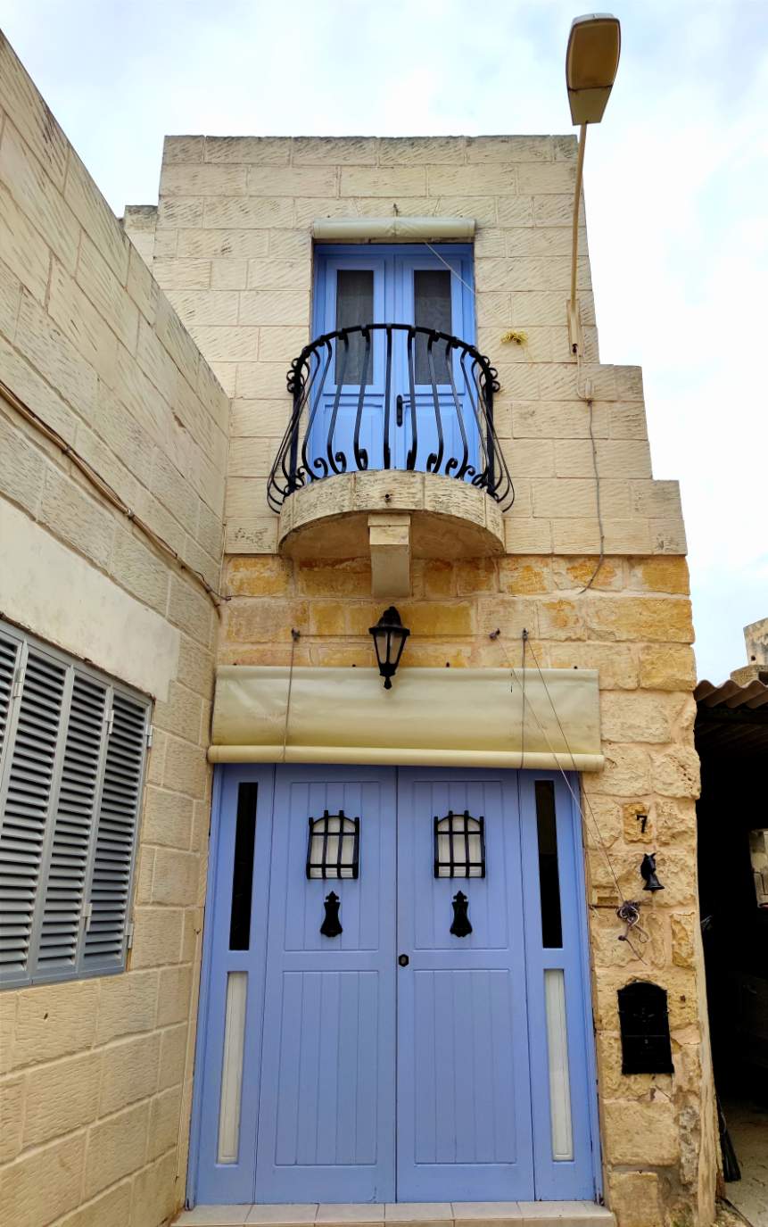 Solve Ħal-Muxi, Ħaż-Żebbuġ jigsaw puzzle online with 77 pieces