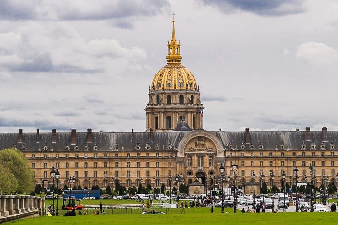 Solve Les Invalides-Paris jigsaw puzzle online with 12 pieces