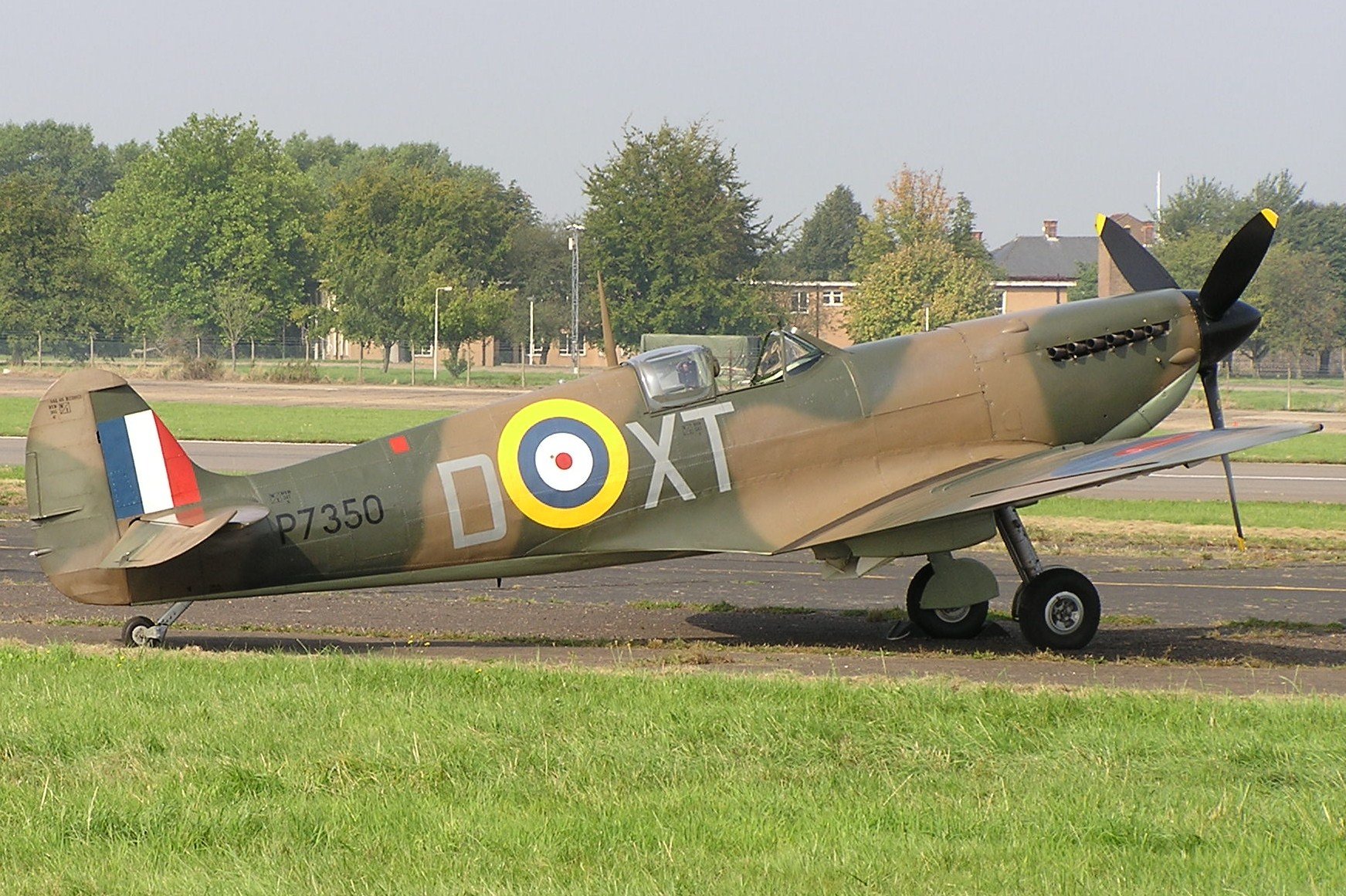 Solve Vickers-Supermarine 329 Spitfire IIa P7350 jigsaw puzzle online ...