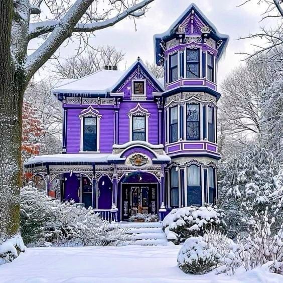 Solve purple house jigsaw puzzle online with 81 pieces