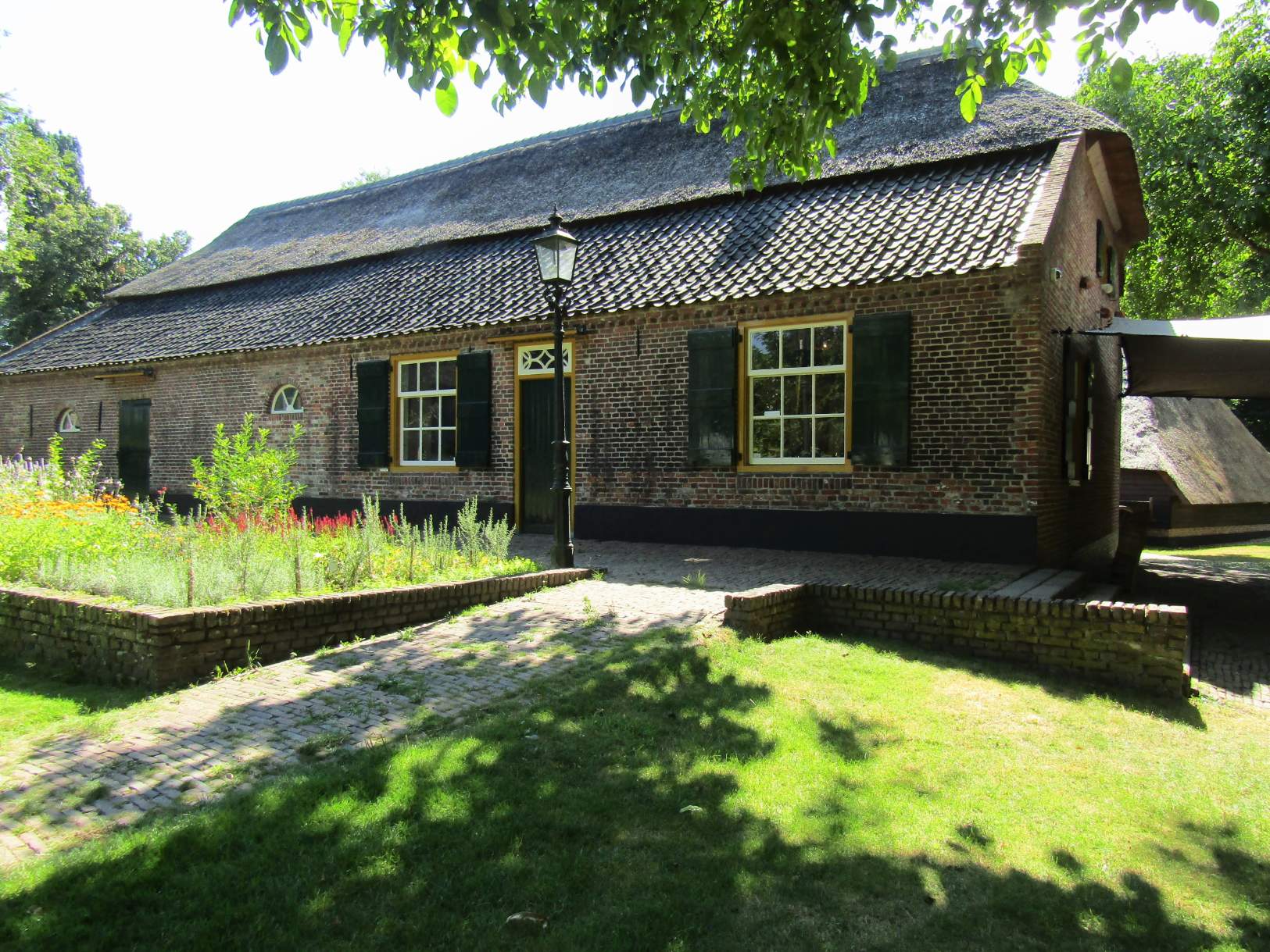 Solve IMG_5872Museum Het Slot in Zeelst jigsaw puzzle online with 130 ...