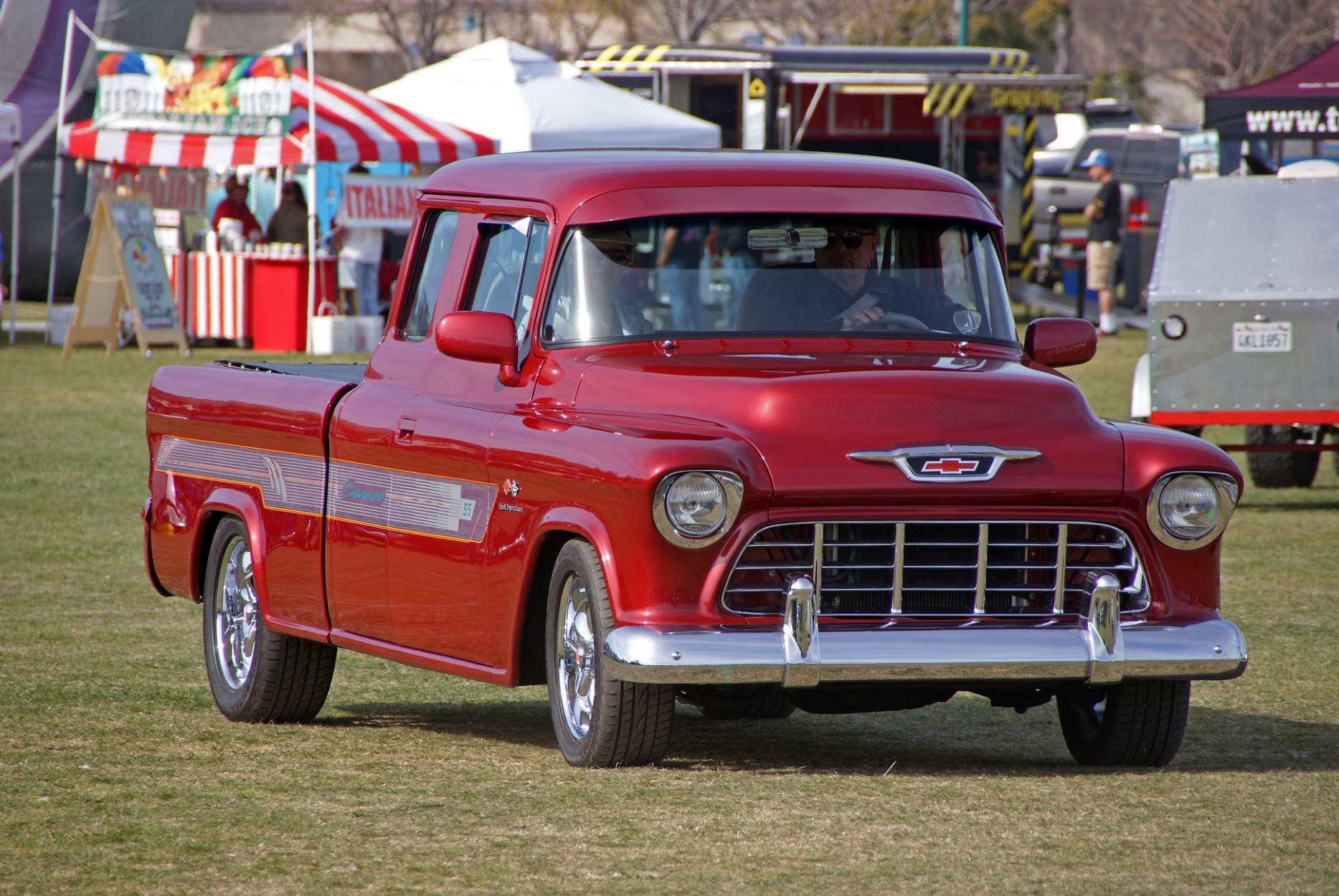 Solve Custom Chevy Pickup jigsaw puzzle online with 150 pieces