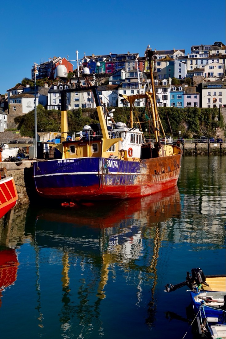 Solve Brixham, Devon jigsaw puzzle online with 77 pieces