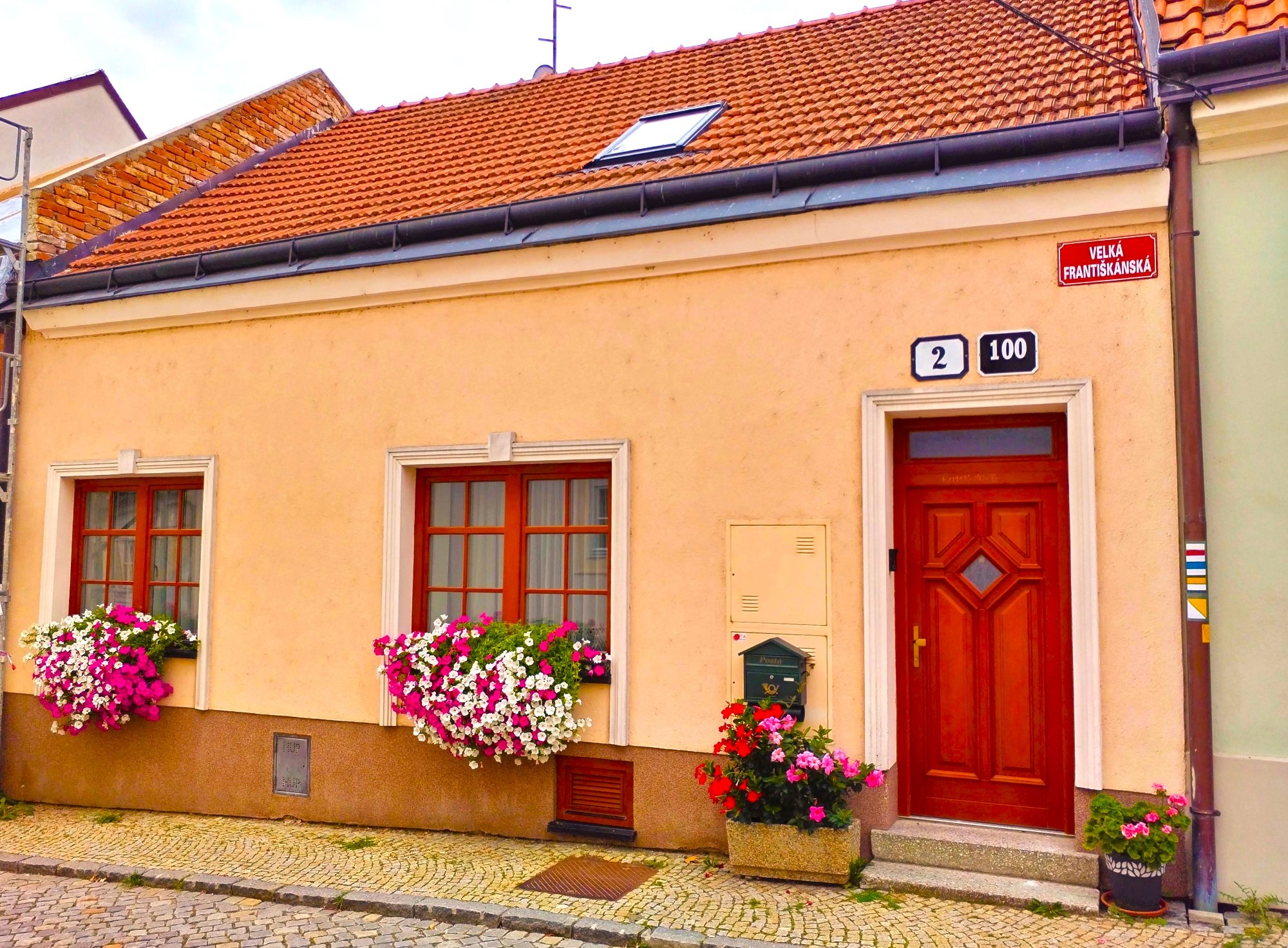 Solve Znojmo 27 jigsaw puzzle online with 154 pieces