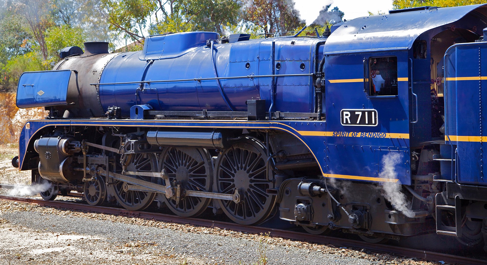 Solve R711- Spirit of Bendigo jigsaw puzzle online with 66 pieces