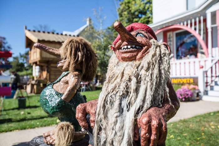 Solve Mount Horeb Wisconsin “The Troll Capital of the World.” jigsaw ...