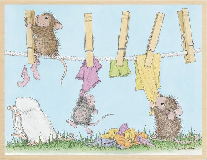 Solve House Mouse Laundry Day jigsaw puzzle online with 48 pieces