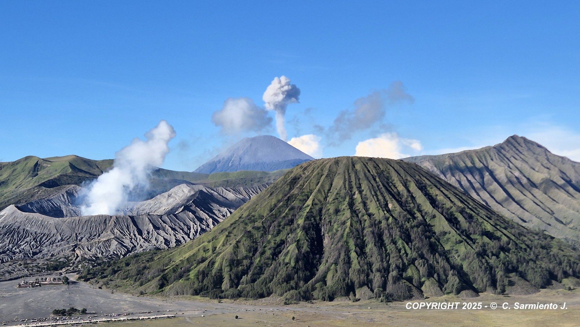 Solve INDONESIA – Java – Mount Semeru (in the background, smoking ...