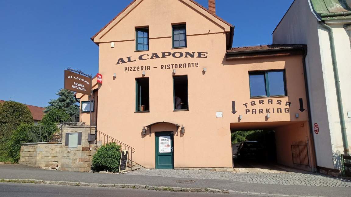 Solve Al Capone - penzion a pizzerie v Mníšku pod Brdy. jigsaw puzzle ...