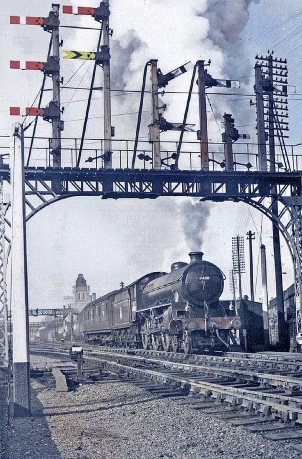 Solve LNER Class B1 4-6-0 61408 at Lincoln Central. jigsaw puzzle ...