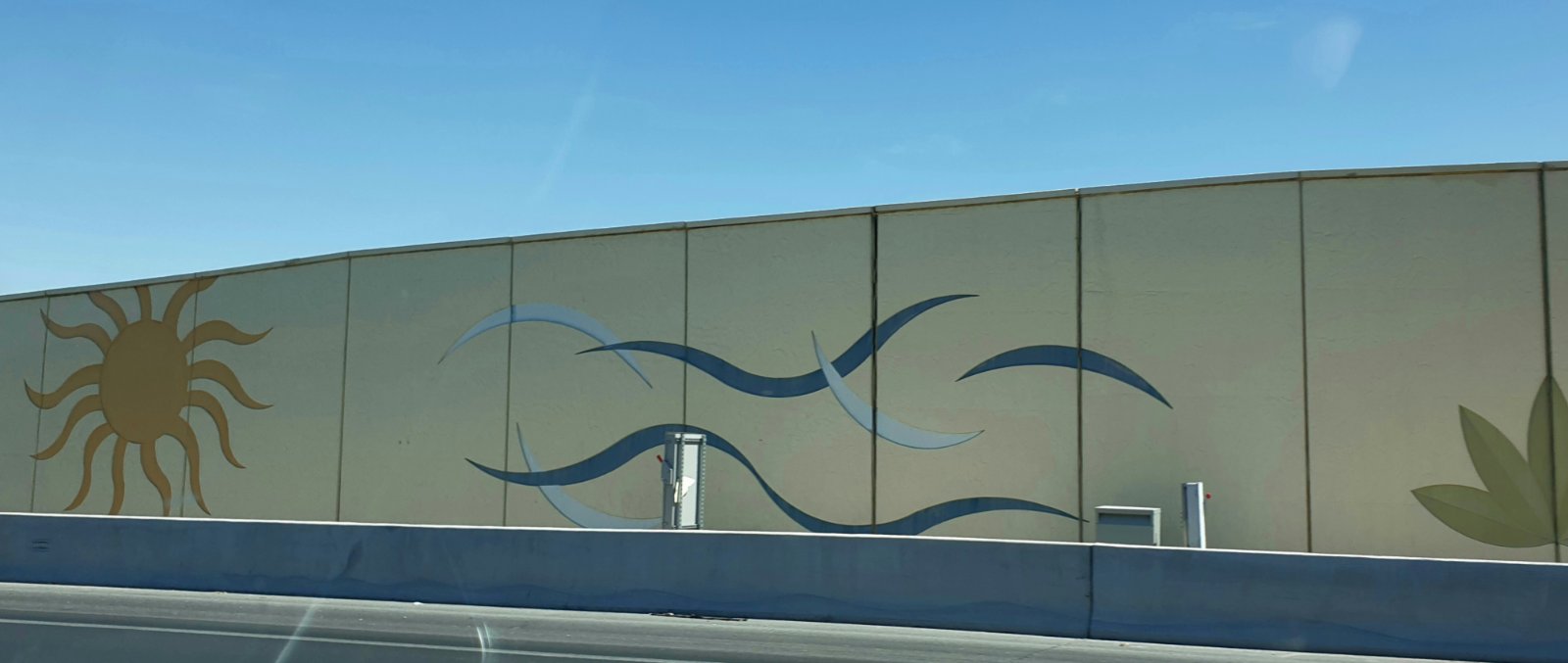 Solve ART ON HIGHWAY jigsaw puzzle online with 24 pieces