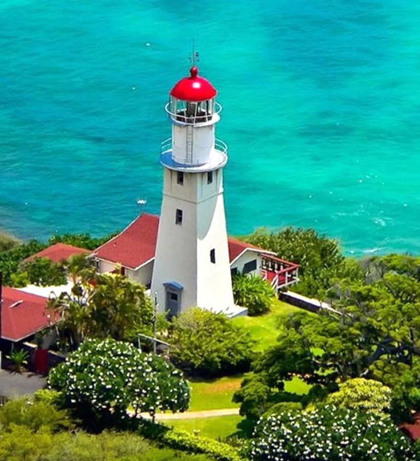 Solve Diamond Head Lighthouse jigsaw puzzle online with 132 pieces