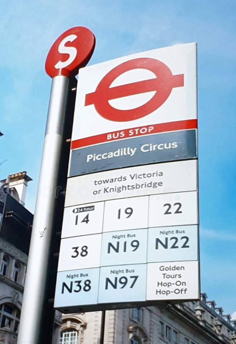Solve BUS STOP 1966 jigsaw puzzle online with 35 pieces