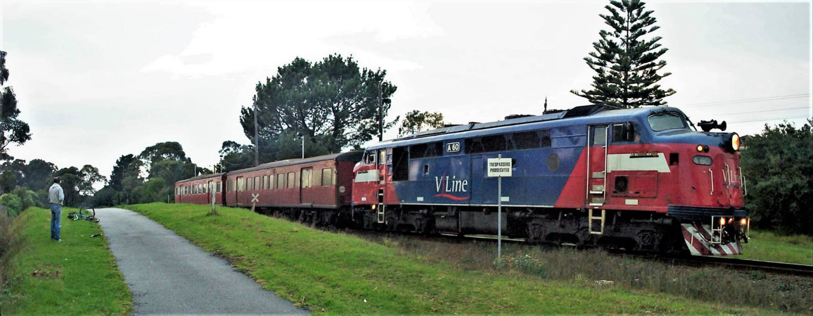 Solve V Line A60 -Stony Point Train near Frankston RW Sta. jigsaw ...