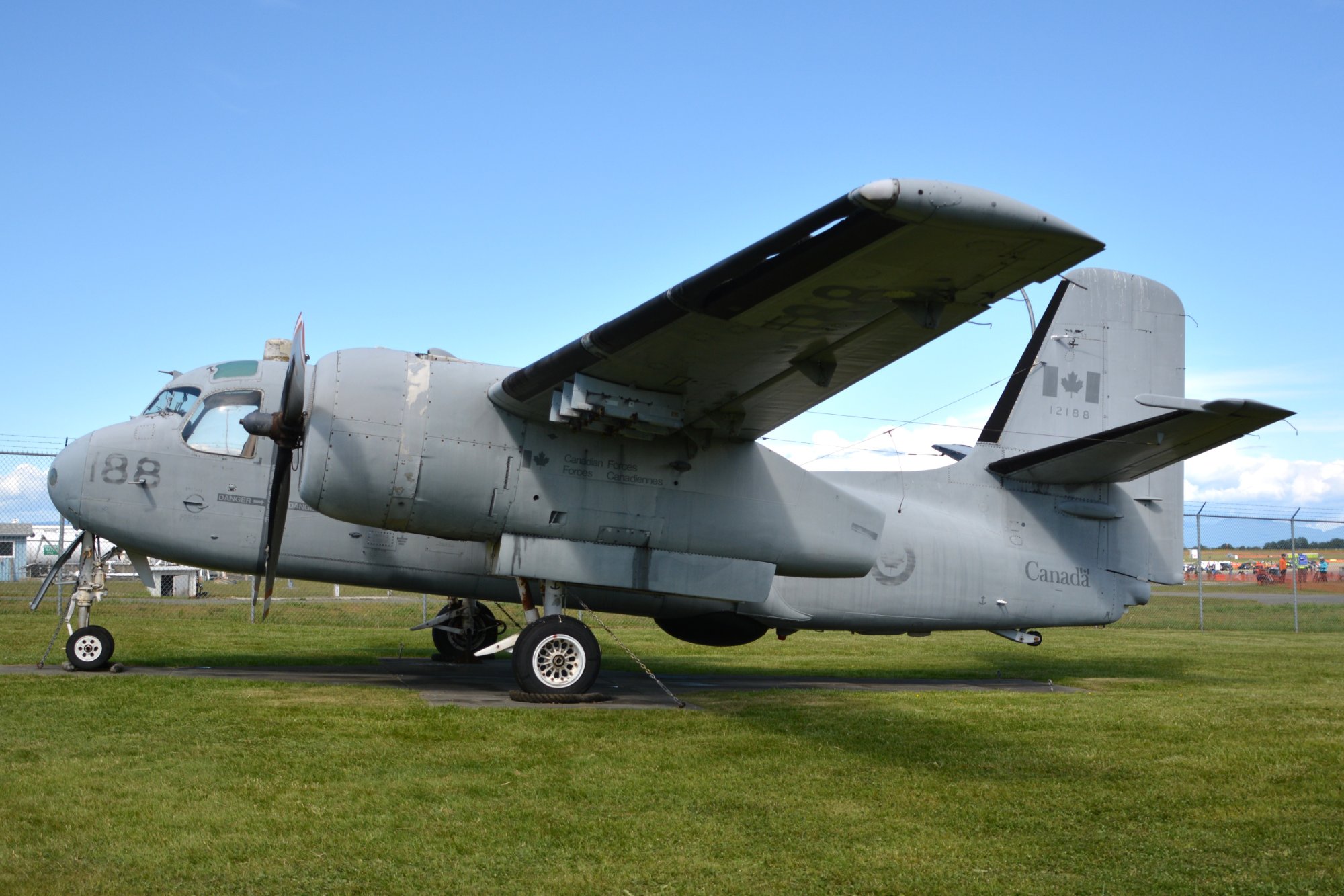 Solve Grumman CP121 Tracker jigsaw puzzle online with 70 pieces