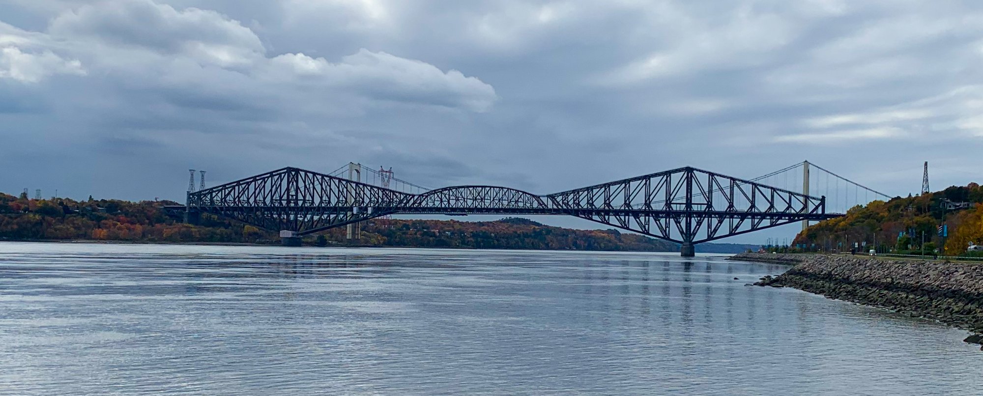 Solve The Quebec Bridge/Pont de Québec jigsaw puzzle online with 126 pieces