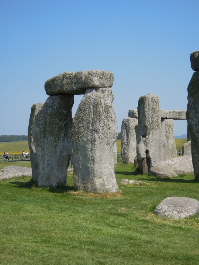 Solve Stonehenge jigsaw puzzle online with 63 pieces