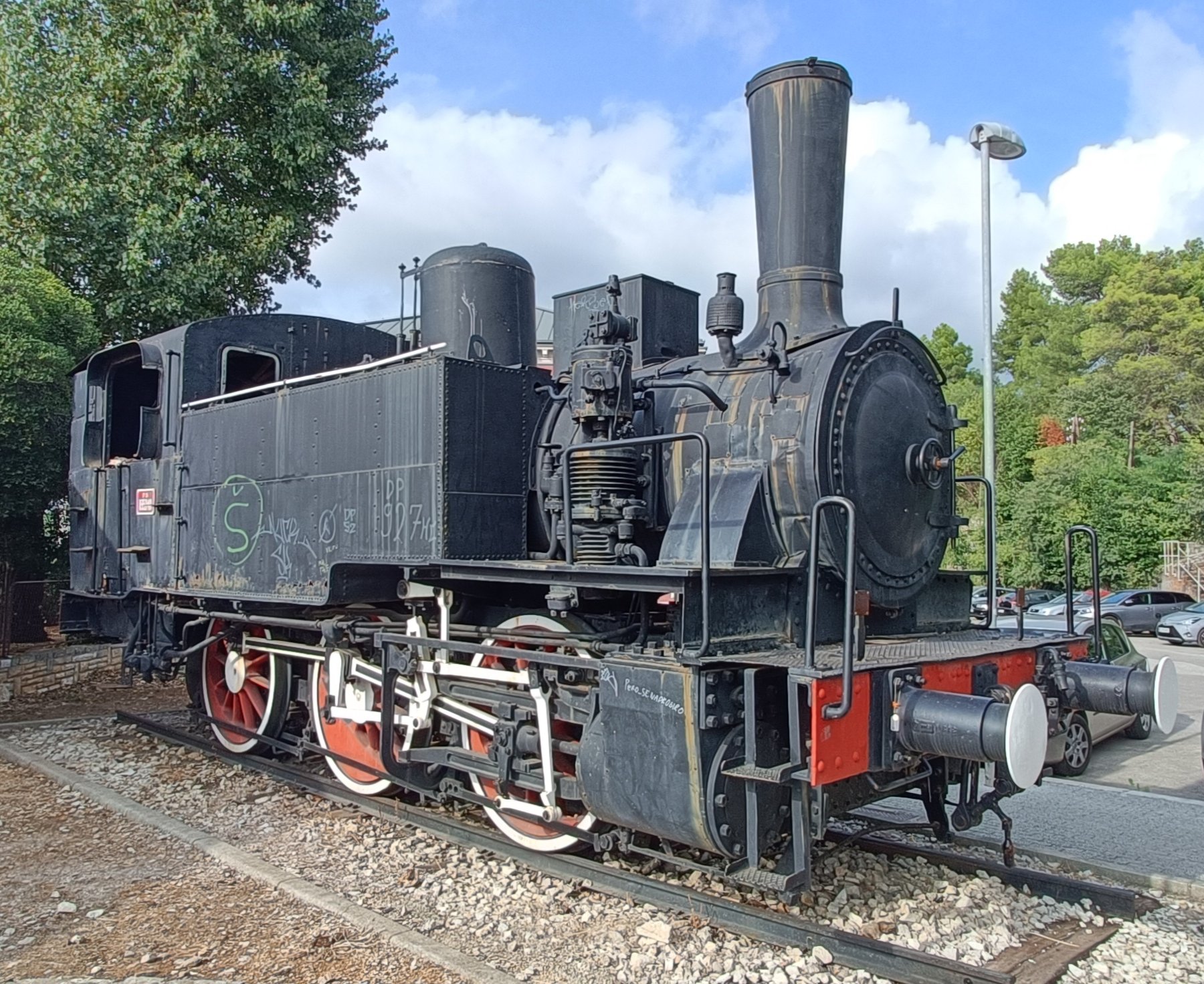 Solve Locomotive type FS 835.040 jigsaw puzzle online with 238 pieces