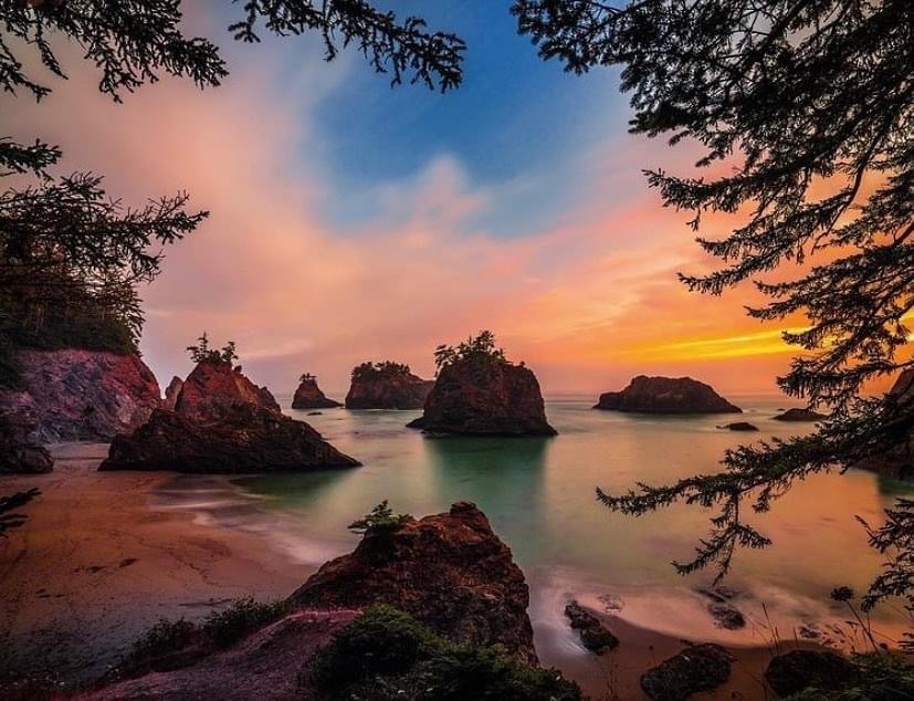 Solve Oregon jigsaw puzzle online with 130 pieces