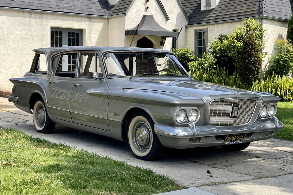 Solve 60 Plymouth Valiant V 200 Suburban... Bandit. jigsaw puzzle ...