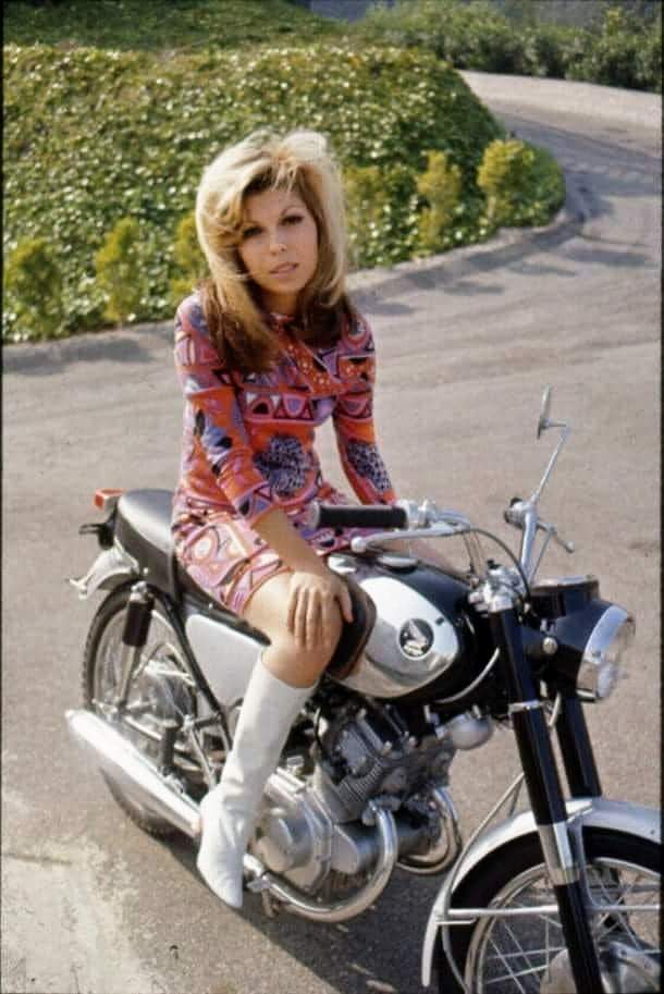 Solve Nancy Sinatra on a Honda jigsaw puzzle online with 70 pieces
