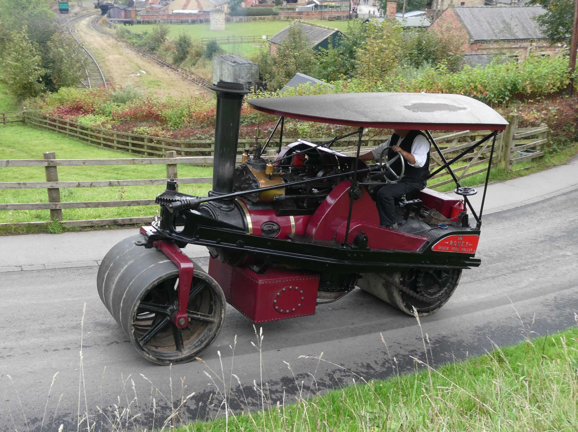 Solve Robey Tandem Roller No.41593 jigsaw puzzle online with 108 pieces